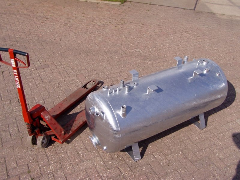 kleine tanks / grote tanks - Gebr. Ligthart